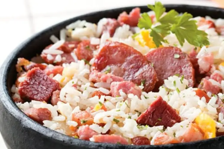 Receita de Arroz Carreteiro de Linguiça - Receitas Brasileiras