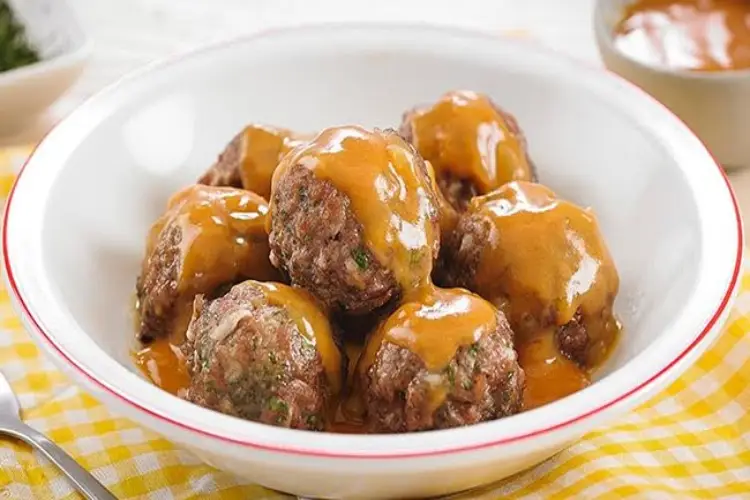 Receita de Bolinho de carne com molho rosé - Receitas Brasileiras
