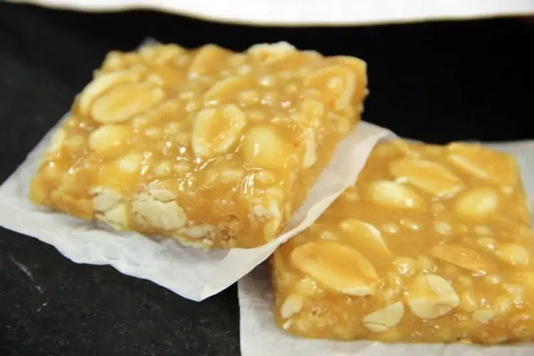 Receita de Pé de Moleque Caseiro - Receitas Brasileiras