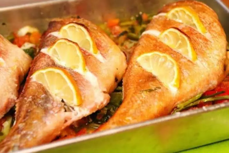 Receita de Red Fish Assado no Forno com Legumes - Receitas Brasileiras