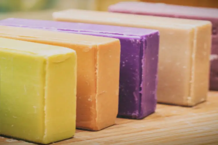 Receita de Sabão Caseiro em barra com óleo e amaciante - Receitas ...