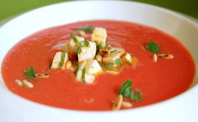 Sopa de Tomate com Mozzarella Fresca - Receitas Brasileiras