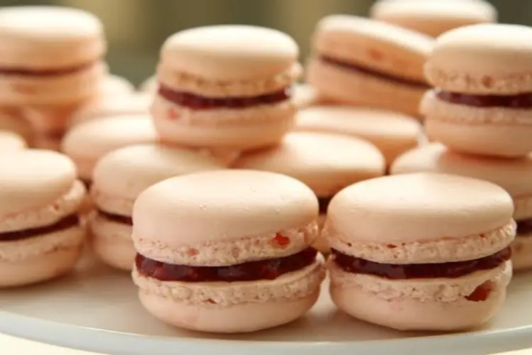 Receita de Macarones (Macaron) docê Francês